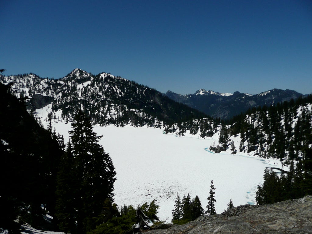 Hikers Rescued from Too-Deep Snow at Washington's Snow Lake