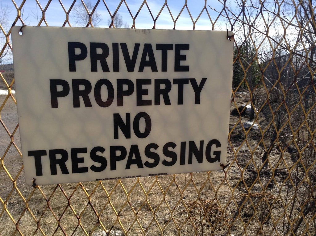 "No Trespassing" Signs Anger Neighbors at Eagle Rock Canyon