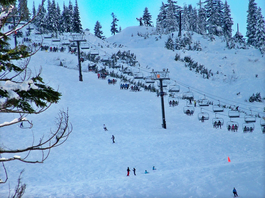 Snoqualmie at Summit West Open for Skiing