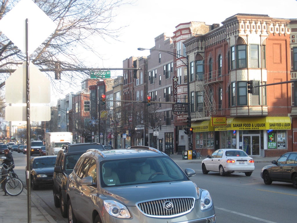 West Town Proposes More Bike Lanes, Wider Sidewalks on Chicago Ave