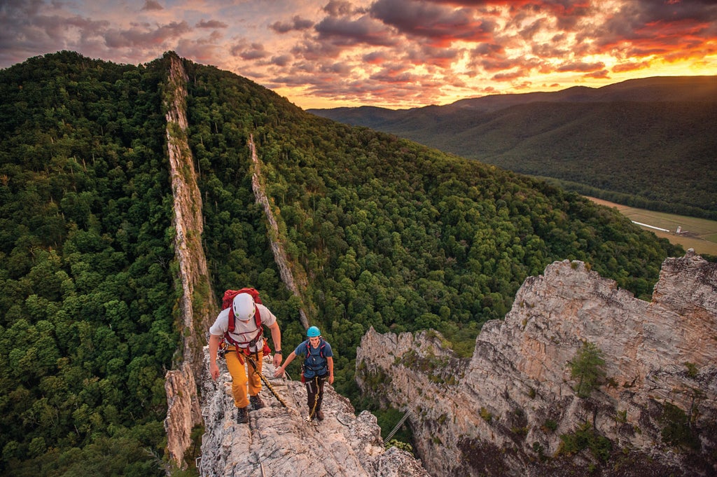 15 Ledge Hikes That Will Make Your Palms Sweat