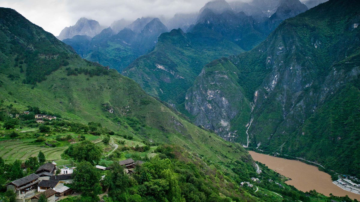 In China's Tiger Leaping Gorge, a Mountain Culture Flourishes - Backpacker