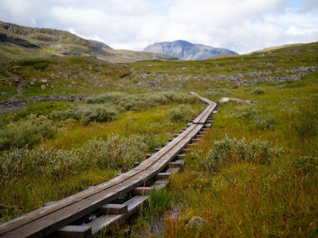Sweden’s Fjällräven Classic Is an Arctic Adventure that Any Hiker Can ...