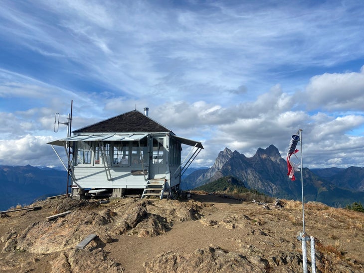 The 6 Best Fire Lookout Hikes in Washington State - Backpacker
