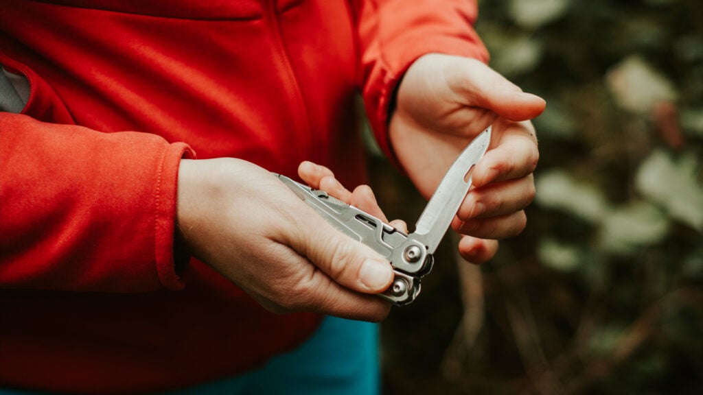 How to Choose a Knife for Backpacking and Survival